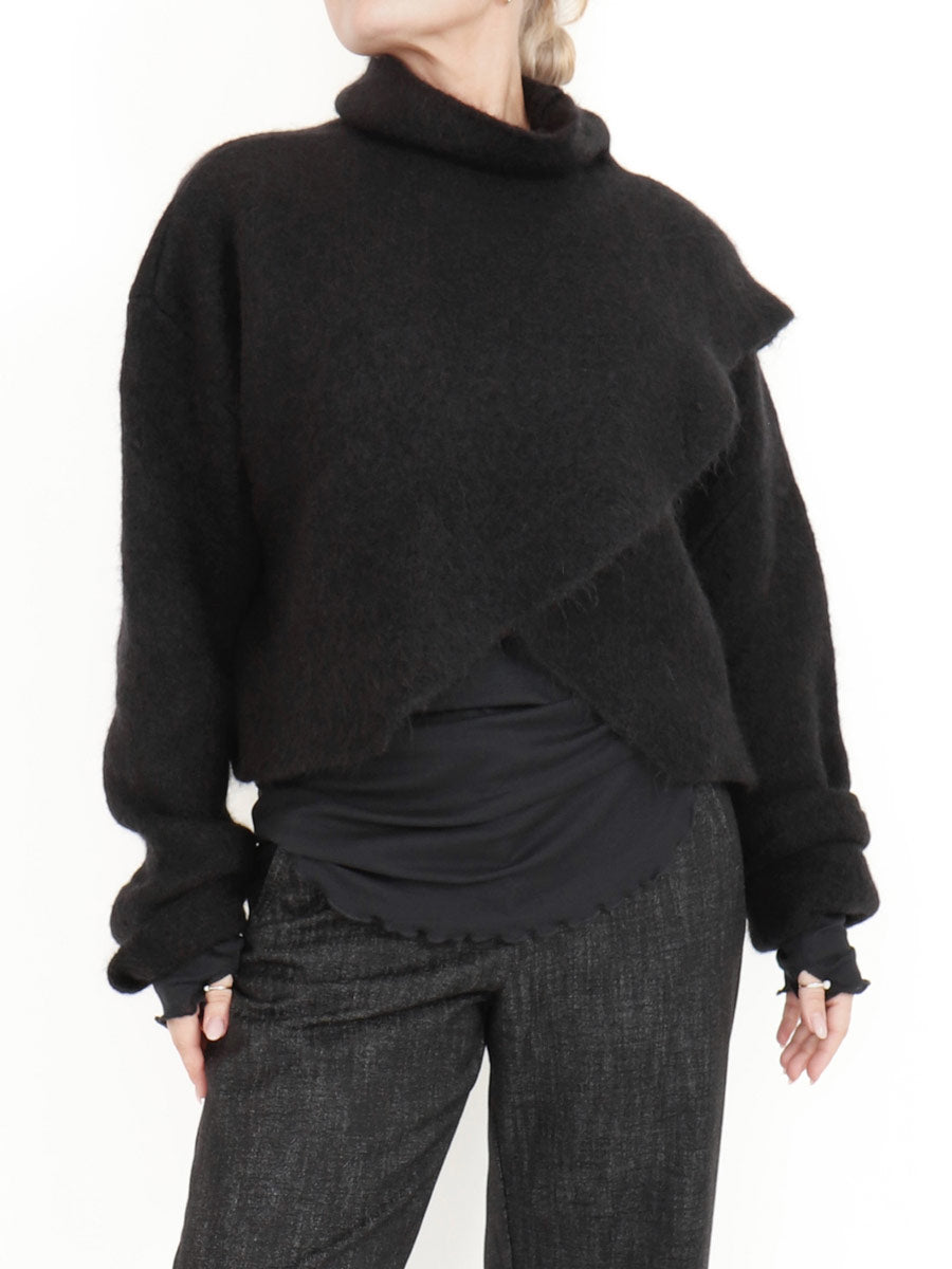 Sort Aarhus - "Sa-Jime" Cross Over Jumper – JacuClothing